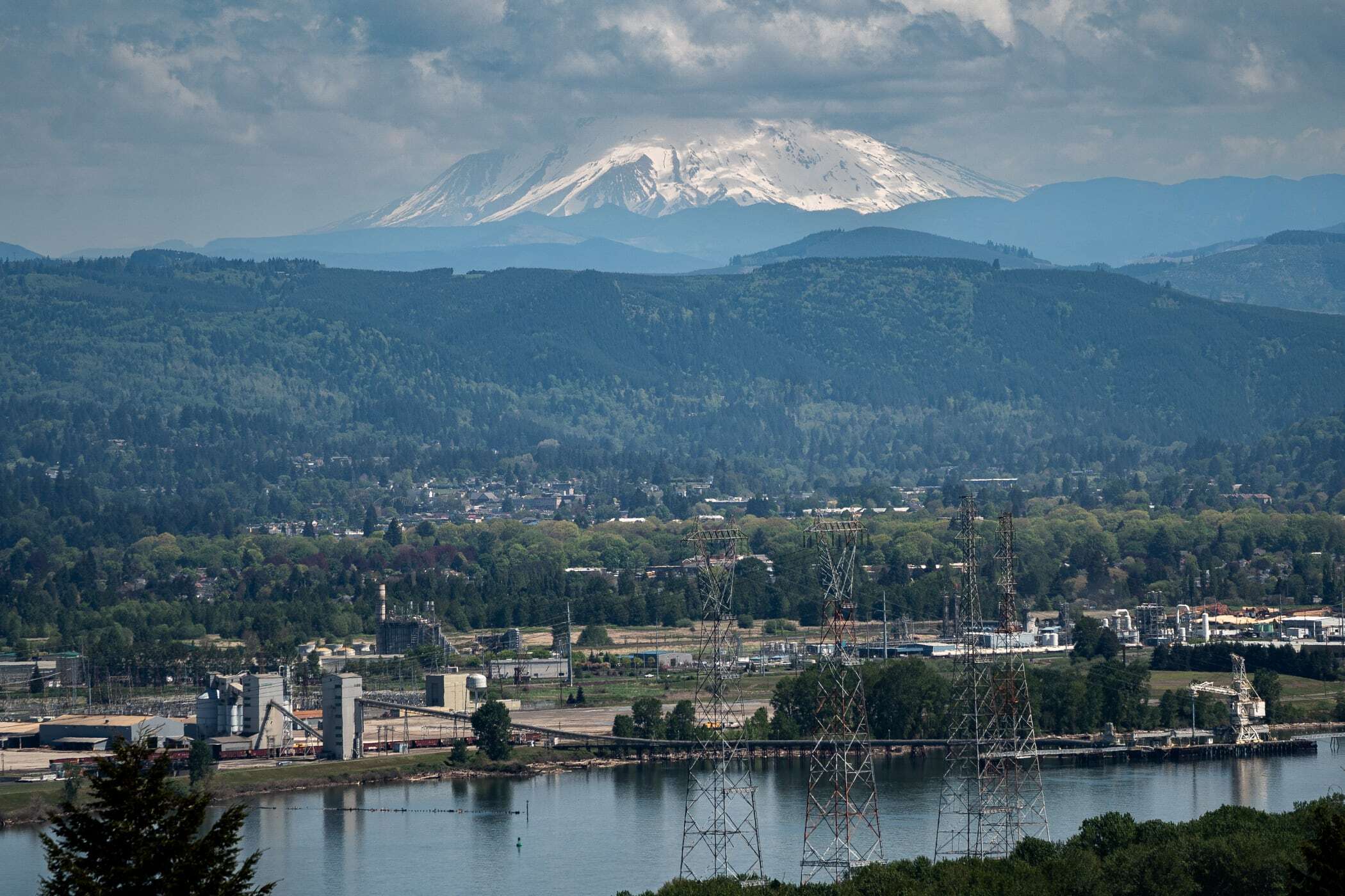 Chemicals from Longview mill blast reached Columbia River, officials say