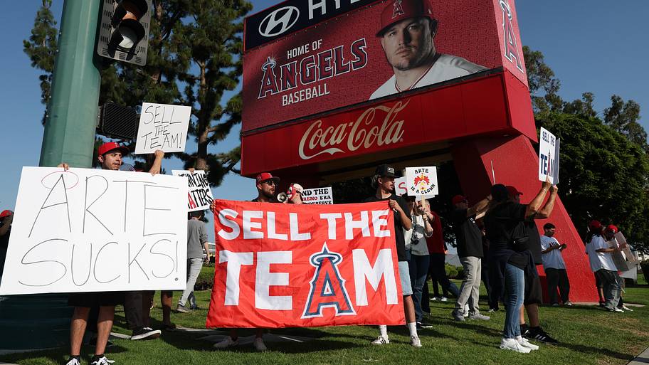 LA Angels fan protests: ‘Tarps off’ movement plans massive escalation ...