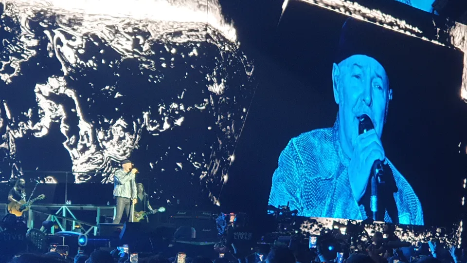 Da "Vado al massimo" ad "Albachiara", il concerto di Vasco Rossi al "Neri"
