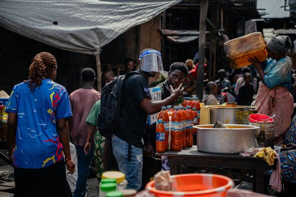 Ebola's rapid spread 'deeply alarming' 2 weeks after first case detected