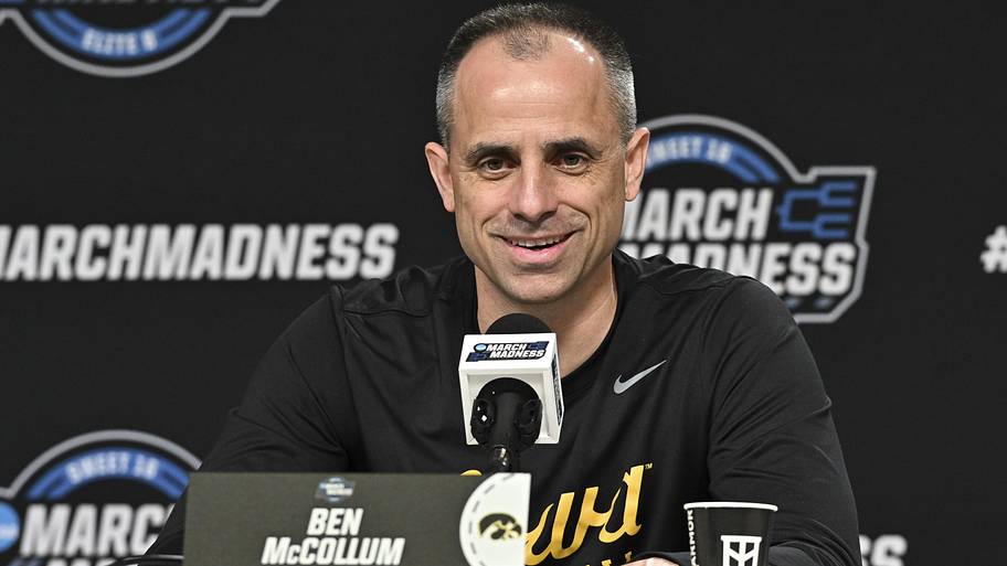 Iowa basketball taking aim at making it a Hawkeye State
