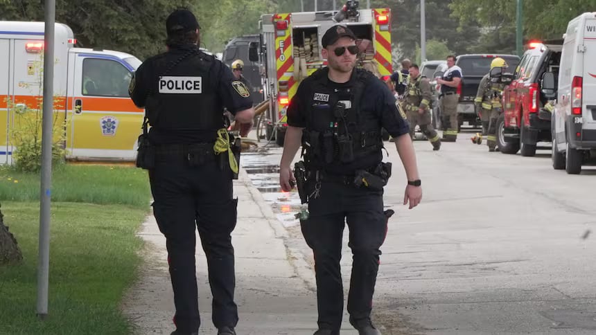 Man, 34, died after being shot by police during hostage situation at ...