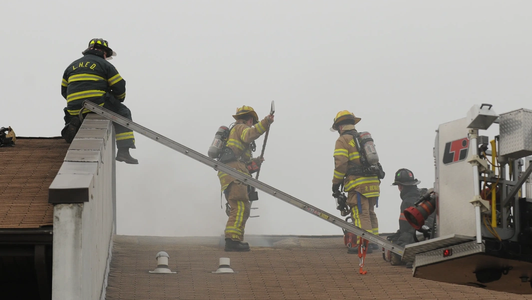 Calgary high-rise penthouse fire injures two, disrupts downtown
