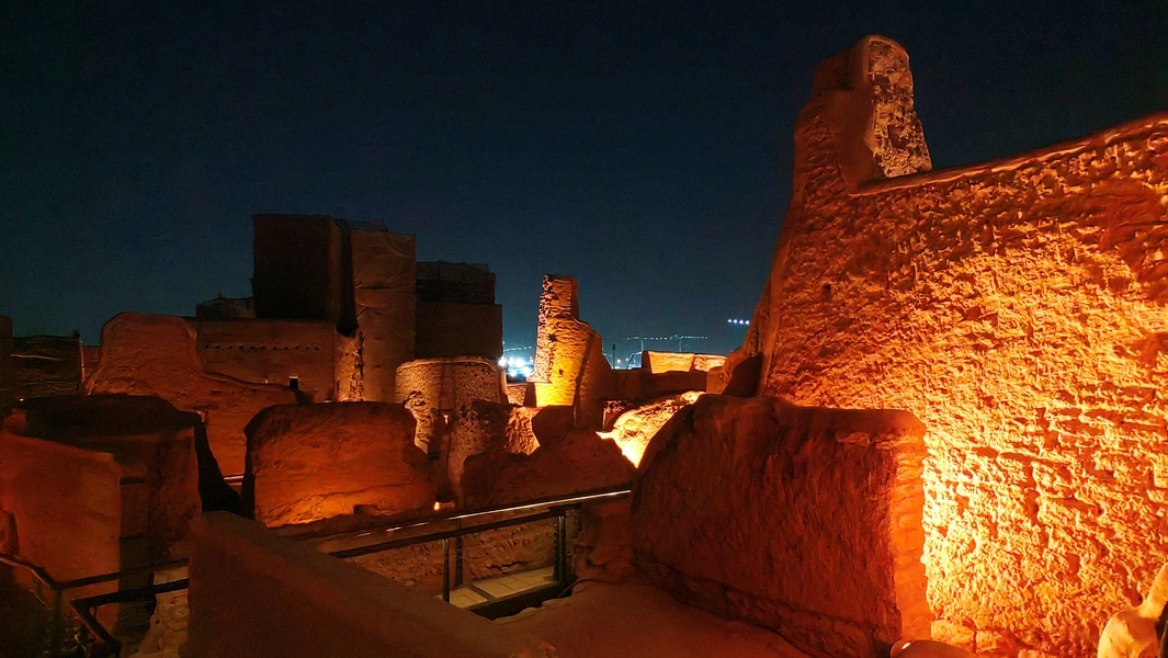 Saudi archaeologists unearth 1,100-year-old Diriyah treasure