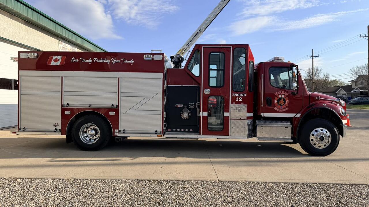 2 homes destroyed by fires with 15-metre flames in Warman, Sask.
