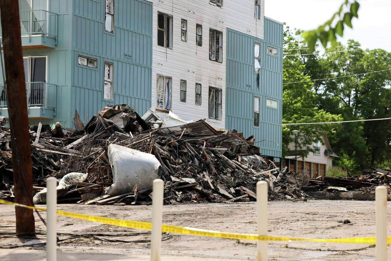 2 women, child who died in Oak Cliff apartment fire identified by ...