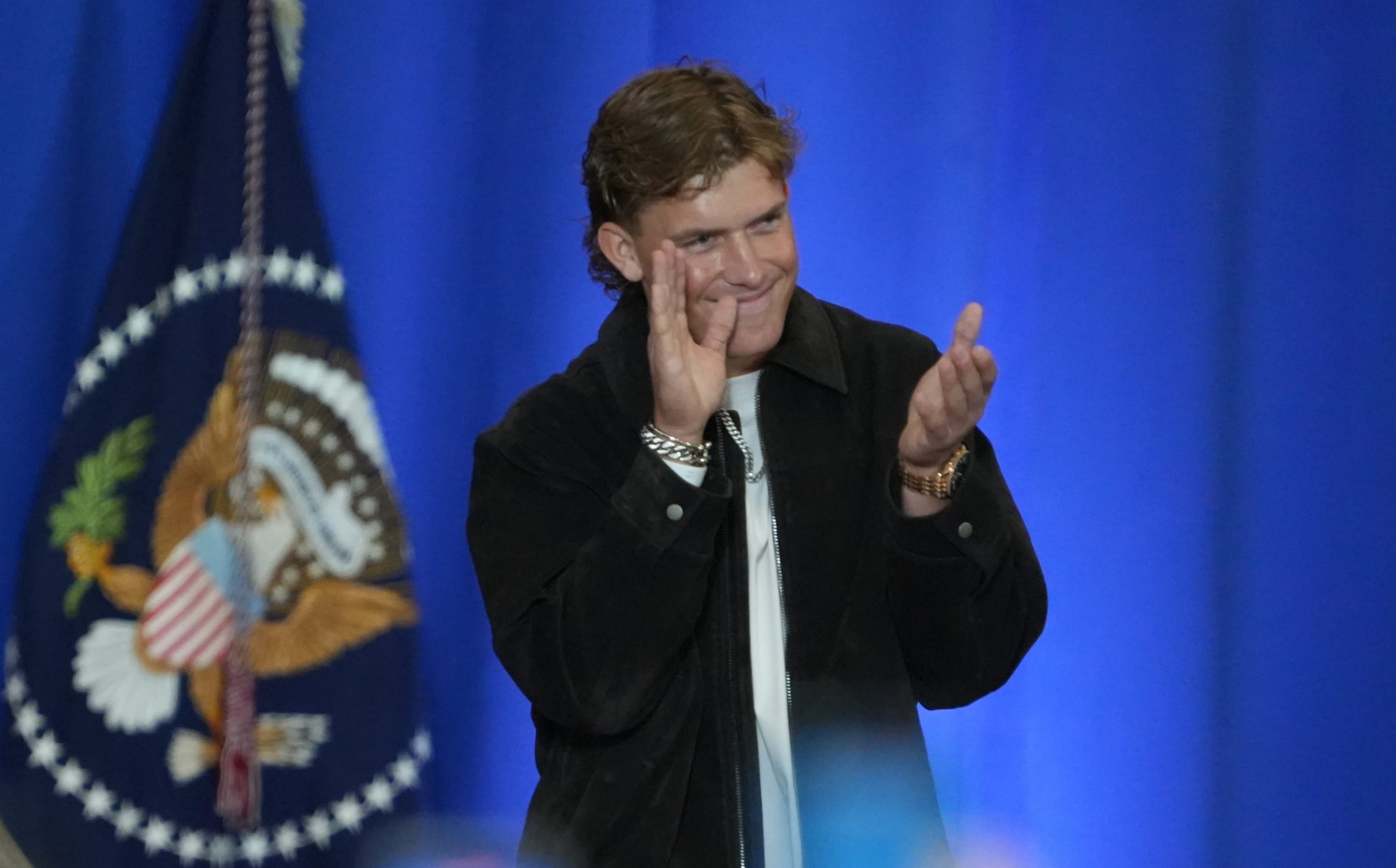 President Trump weighs in on NY Giants drama over dart appearance & it ...