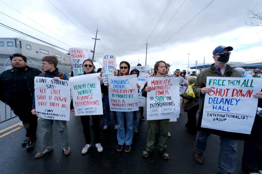 Anti-ICE protesters pooling cash for riot gear, military-grade goggles ...