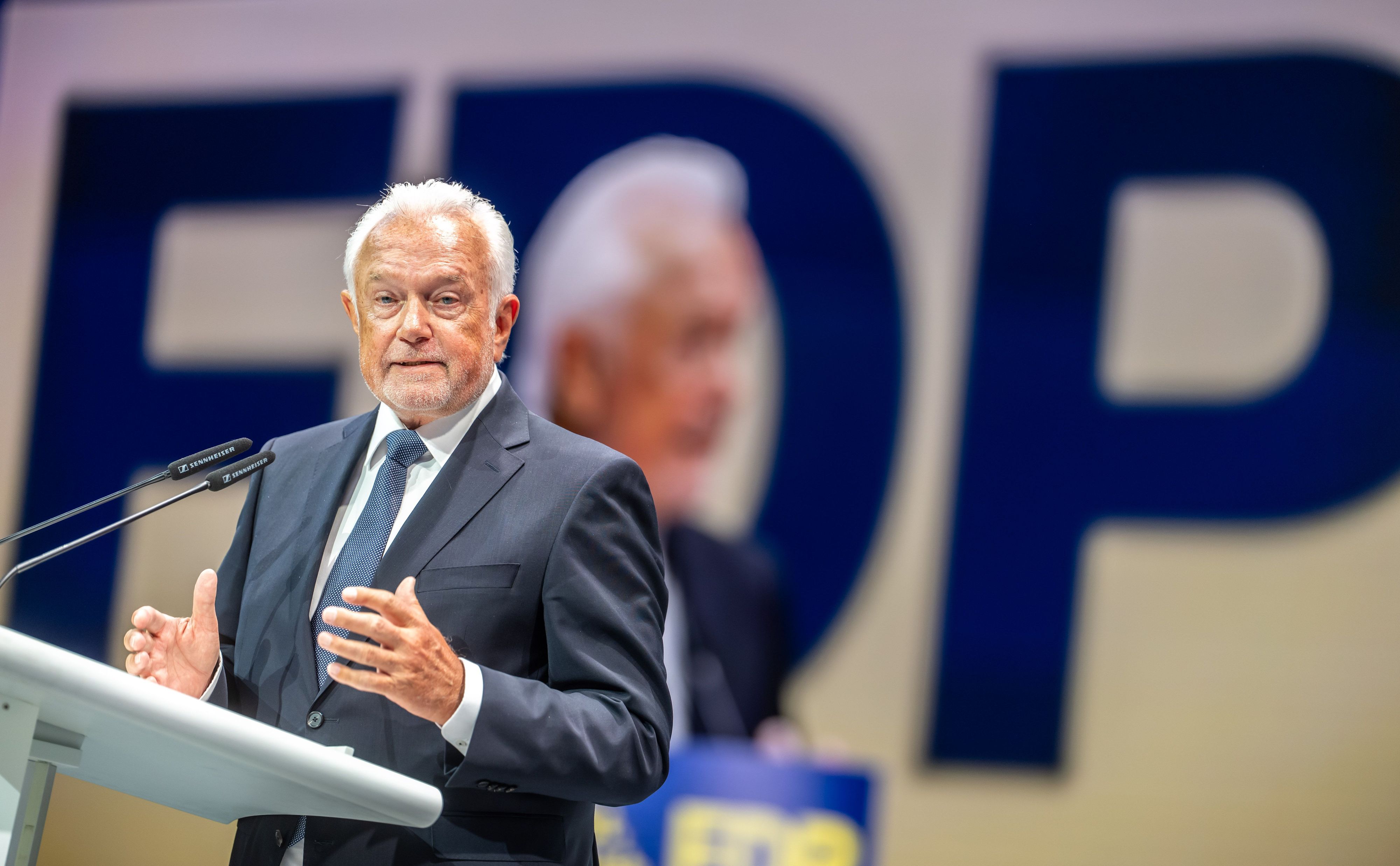 Kubicki gewinnt FDP-Vorsitzwahl gegen Strack-Zimmermann