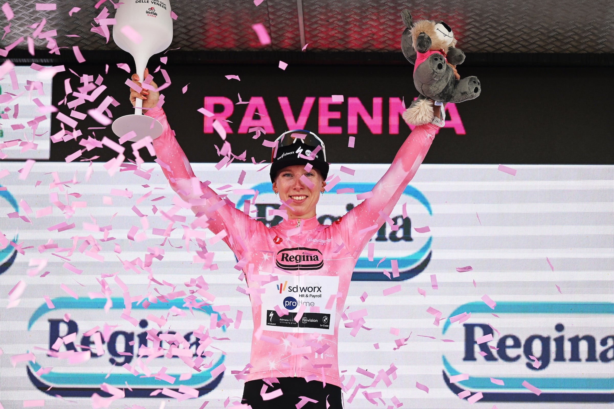 Giro d’Italia Women: Race leader Lorena Wiebes sensationally disqualified