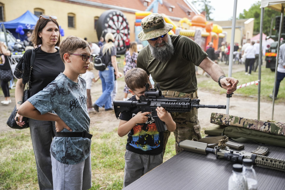 VI Patriotyczny Dzień Dziecka w Muzeum Artylerii w Toruniu. Moc ...