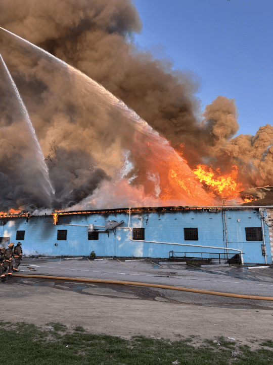 Heavy smoke leads crews to fire at Akron market
