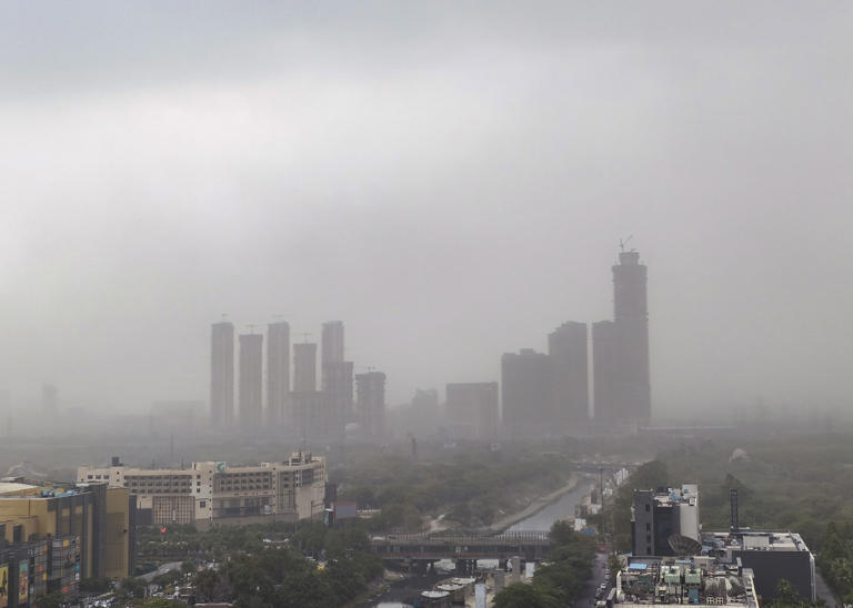 Massive dust storm sweeps Rajasthan; rain brings relief to most parts ...