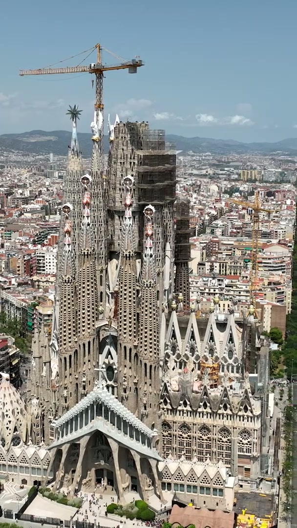Sagrada Família sunset: Golden light from above!