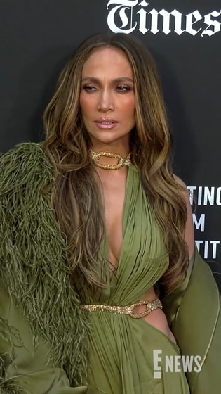 Jennifer Lopez stuns in Hollywood
