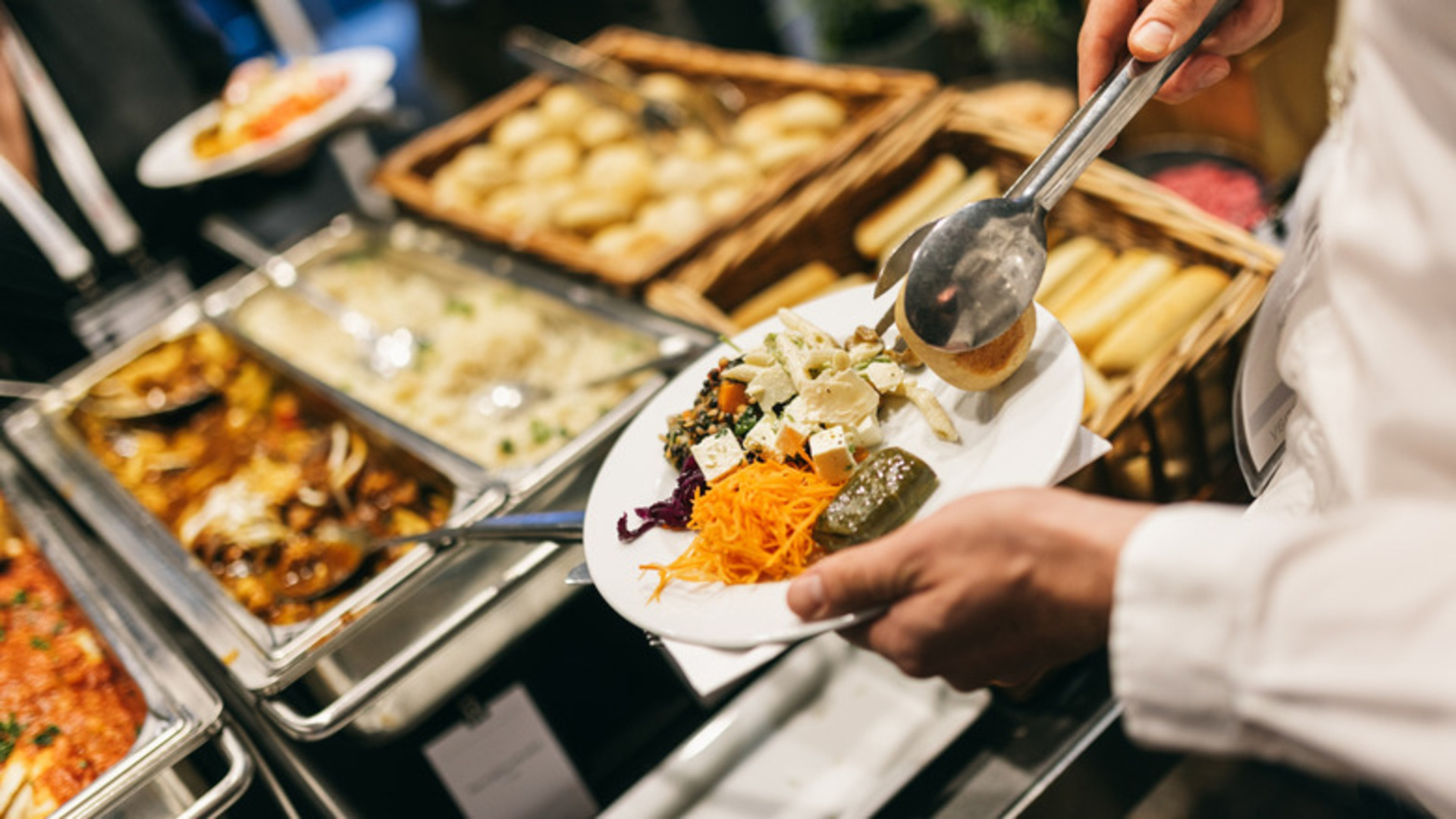 Here's what happens to the uneaten food on cruise ship buffets