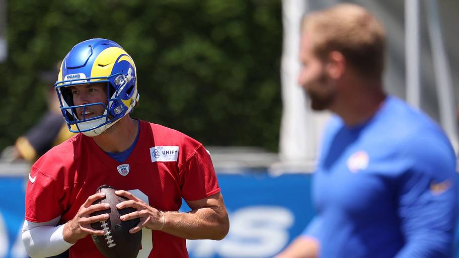 Don't look for Matthew Stafford to hand off Rams to rookie QB anytime soon