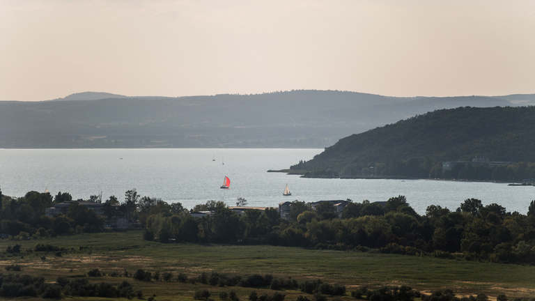 Hatalmas a baj a Balatonnál, a szakértők már nyomják a vészcsengőt