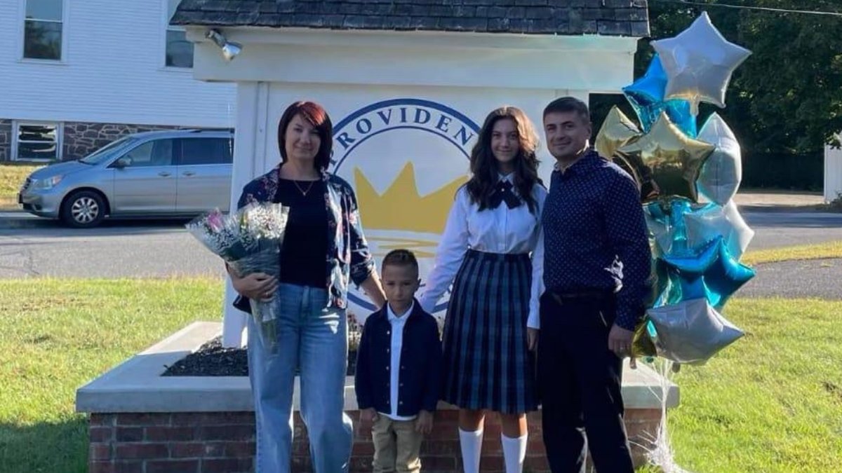 4 victims of deadly Stafford bus crash identified as family from ...