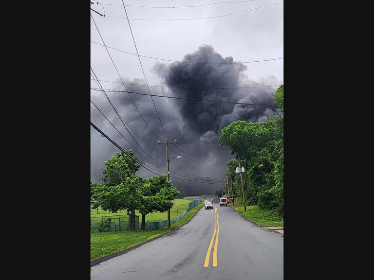 Massive fire at Southington business closes roads, prompts shutdowns ...