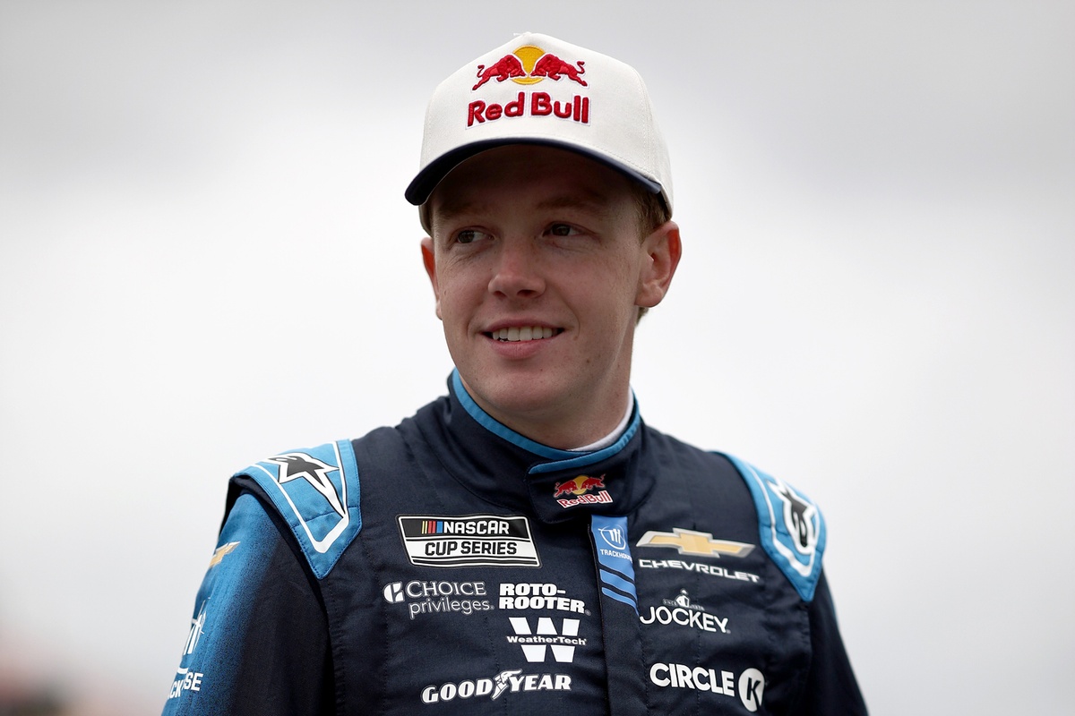 Connor Zilisch becomes NASCAR spotter in role reversal with Stefan Parsons