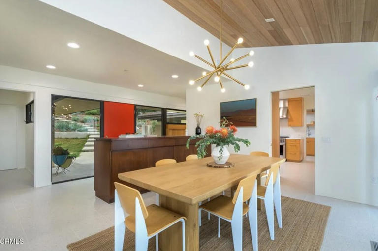 Remarkable Buff, Smith & Hensman home that survived the Eaton Fire hits ...