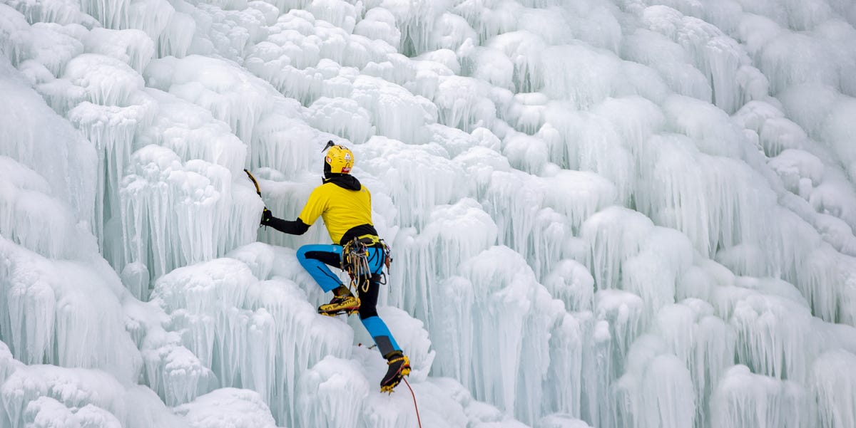 Tyler Andrews record di scalata sull'Everest ma non senza controversie