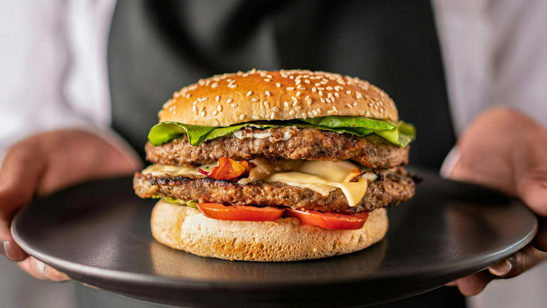 Veggie-Pattys schlagen Fleisch-Burger im Test