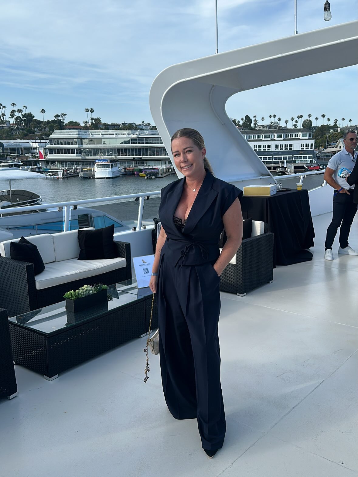 Kendra Wilkinson sends pointed message to body shamers criticizing her ...
