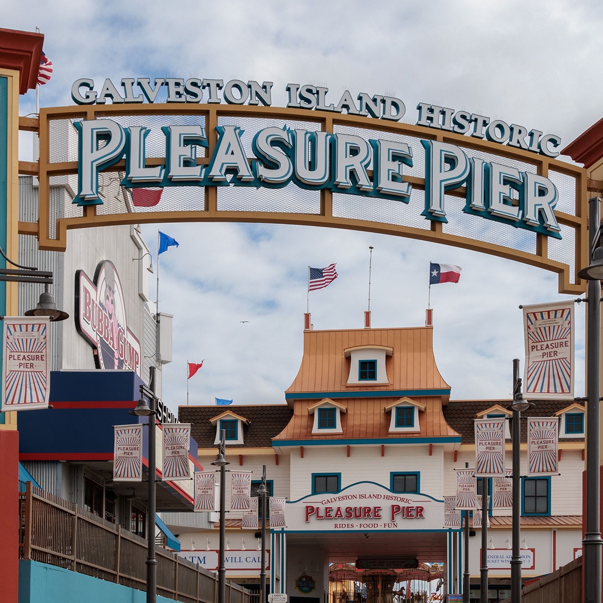 8 rescued after roller coaster mishap left riders stuck 100 feet high