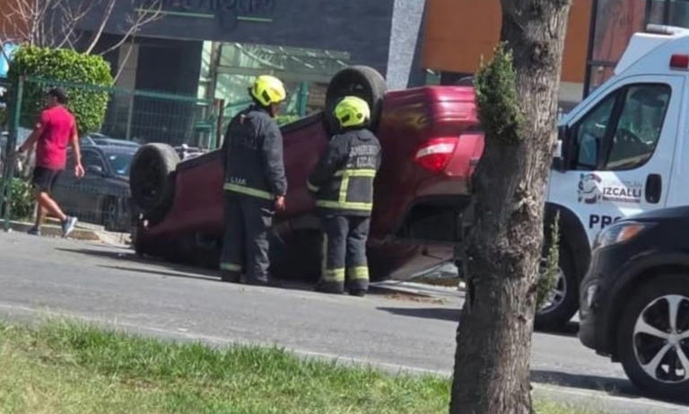 Volcadura en Cuautitlán Izcalli deja una mujer lesionada