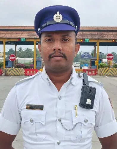 Cop carries specially challenged man on shoulder to cross flooded road ...