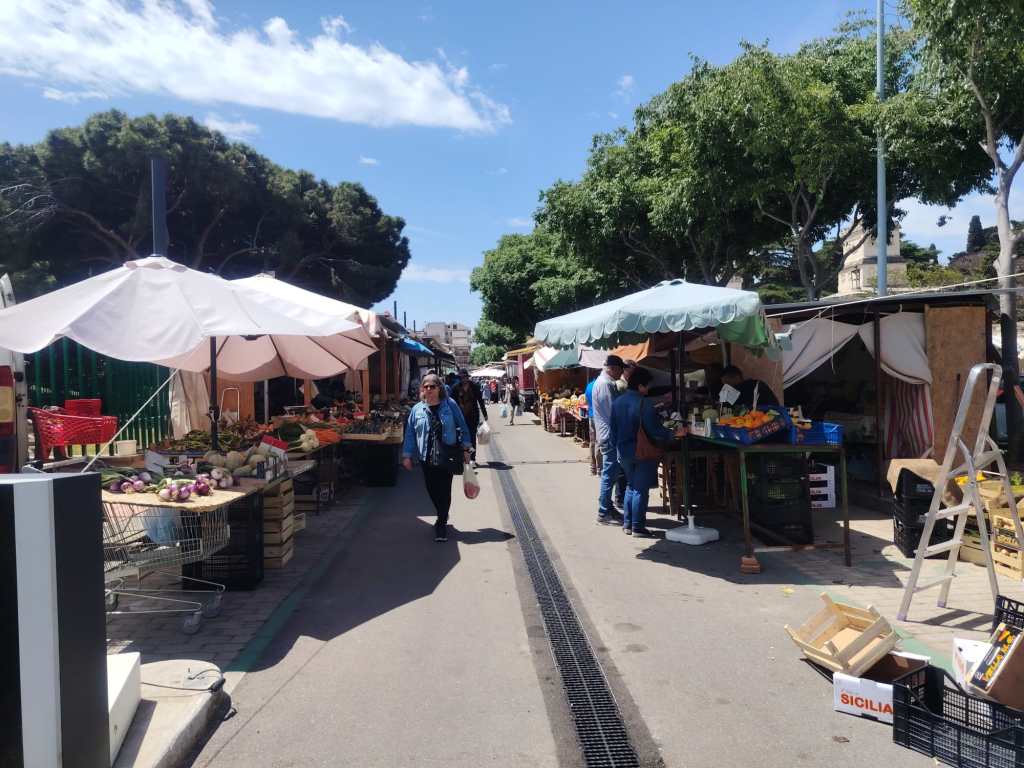Messina, rissa con ferito al mercato Vascone
