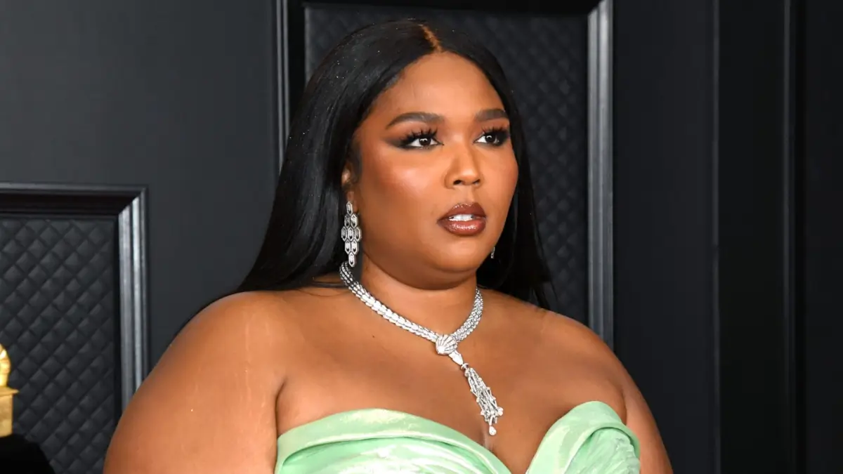 'Cruel as hell': PETA goes off on Lizzo after fans spot her stunning ...