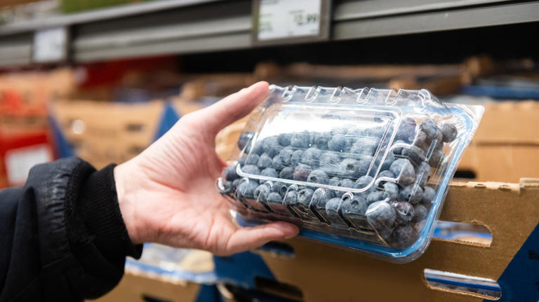 The blueberry myth grocery shoppers keep believing