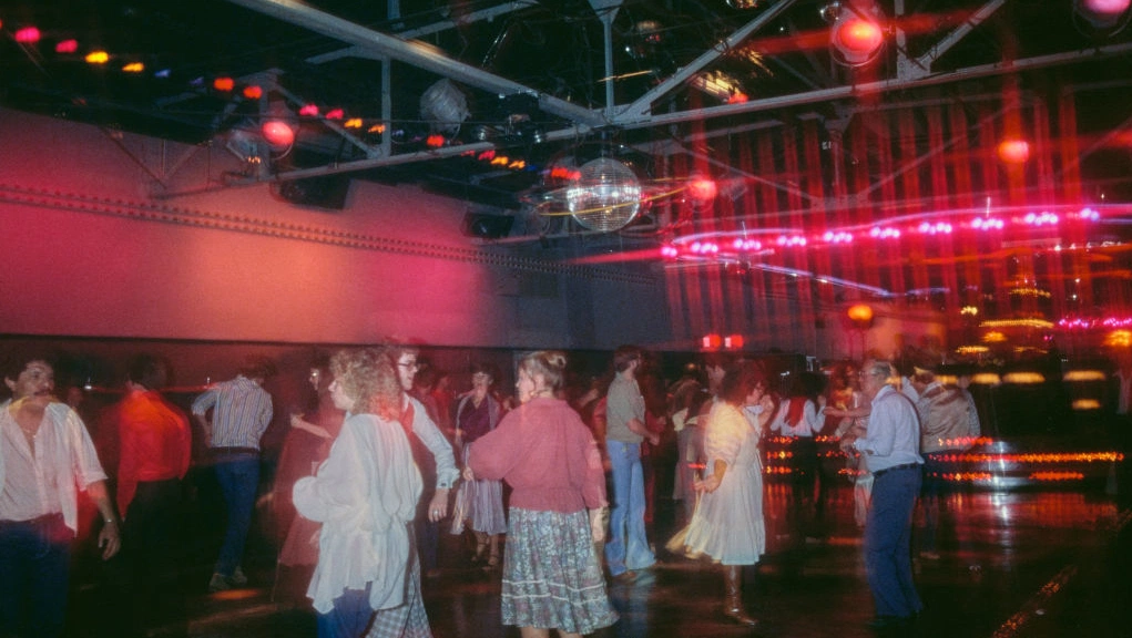 24 striking moments from 1975 in photos