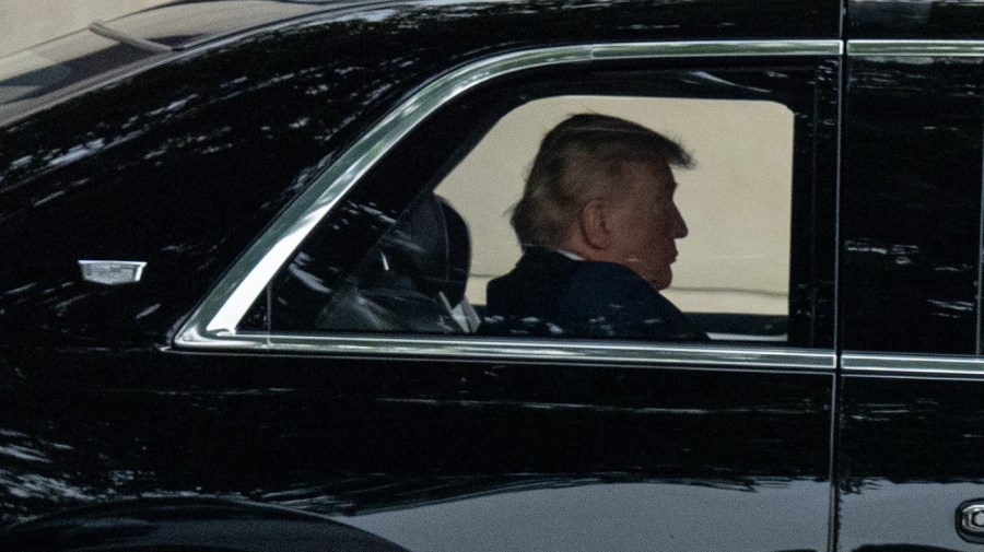 White House memo says Trump 'remains in excellent health' after physical