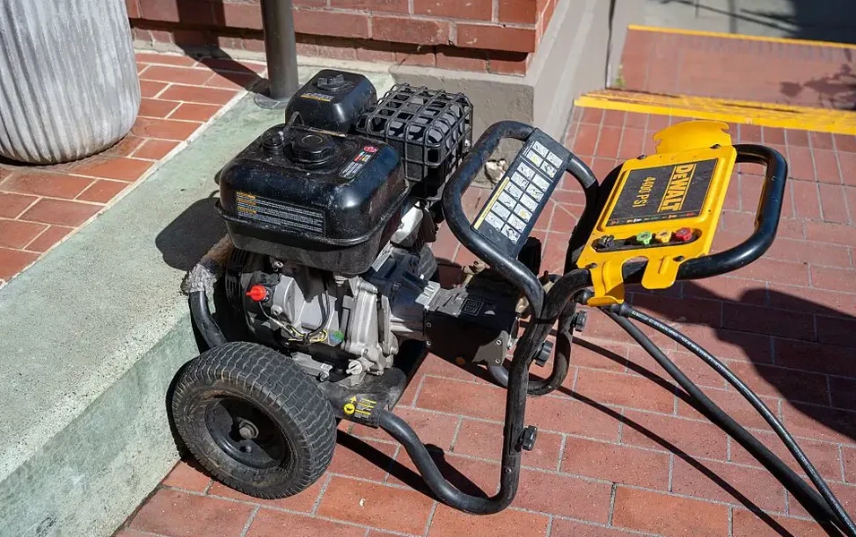 Pressure washing tips every homeowner should know