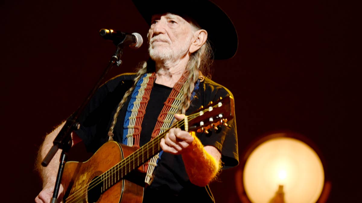 Willie Nelson and Bob Dylan collaborate on new song 'I can't read your ...
