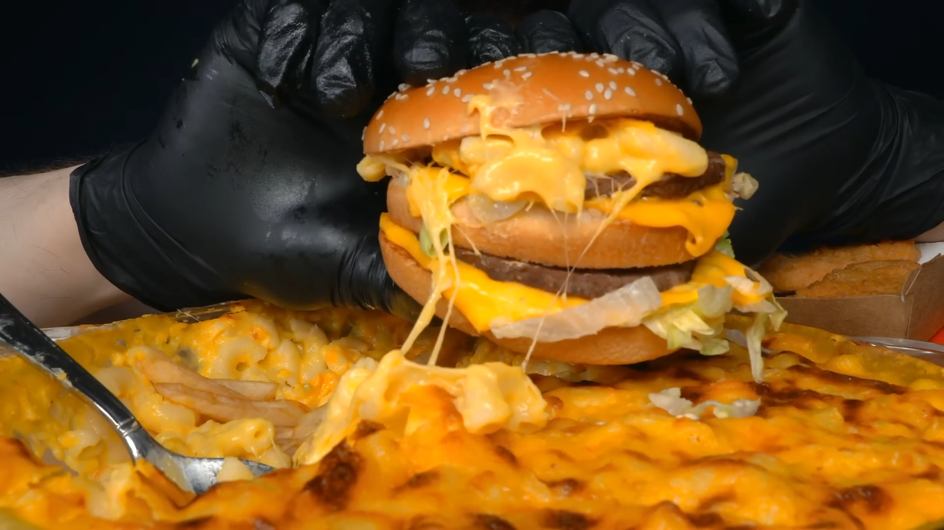 Man attempts mac & cheese food challenge