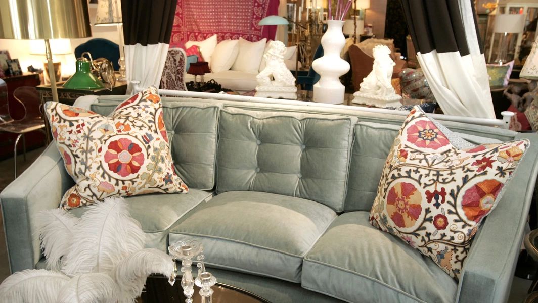 Curved furniture trend meets buyer staging pitfalls