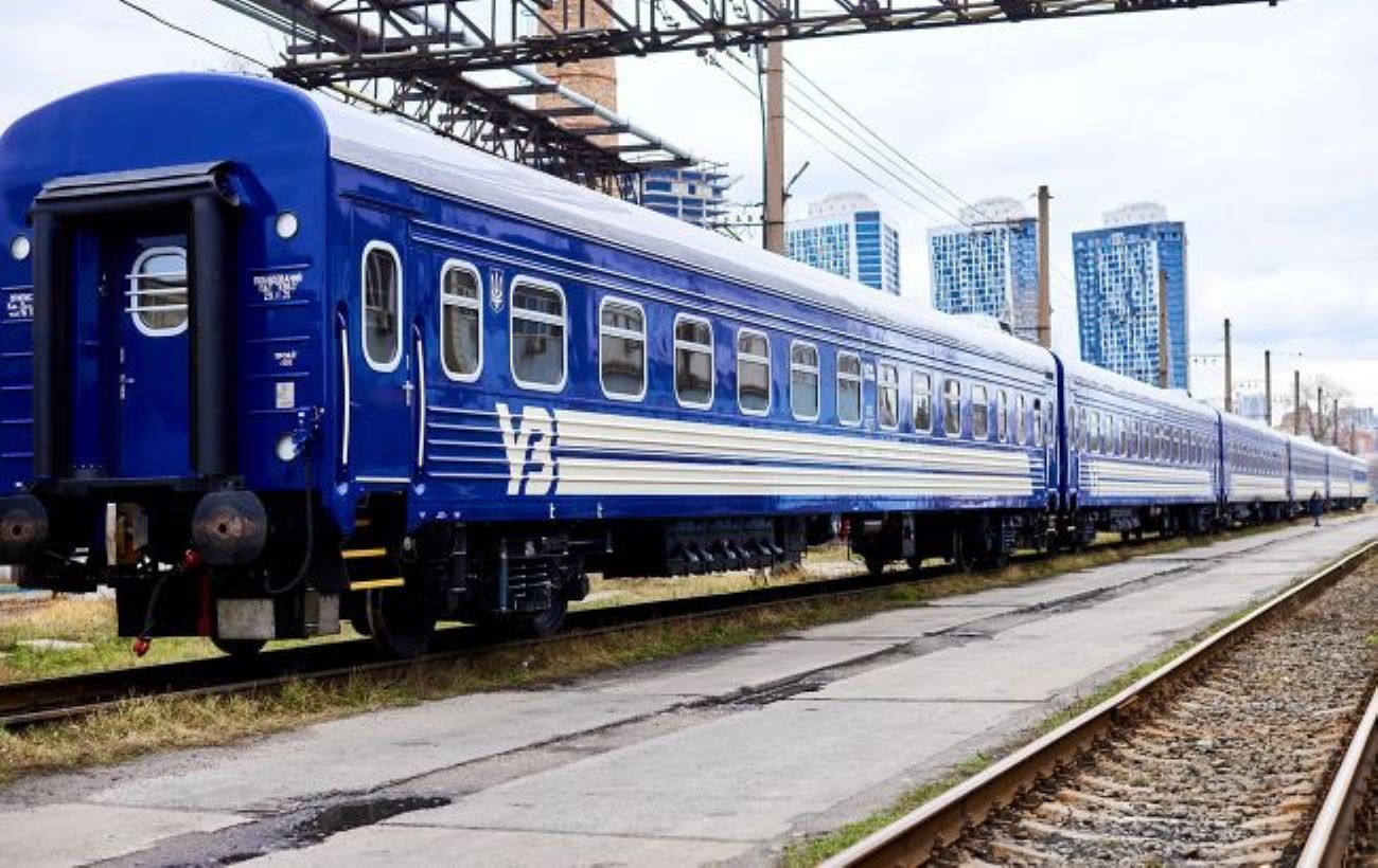 Train engineer killed, others wounded as Russia hits railway in Ukraine ...