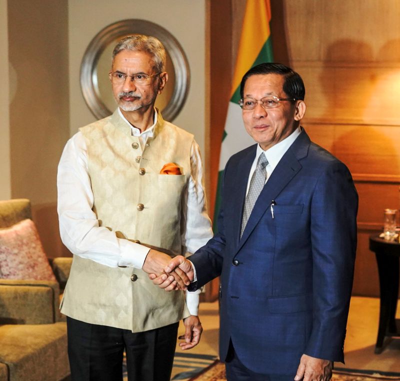 Myanmar prez begins India visit, to meet PM tomorrow