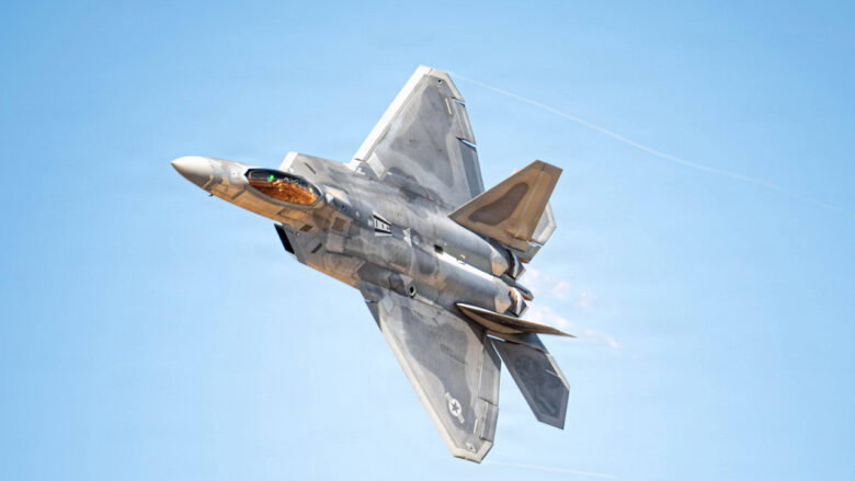 Verenigde Staten verspreiden hun F-22’s in Alaska uit schrik voor ...