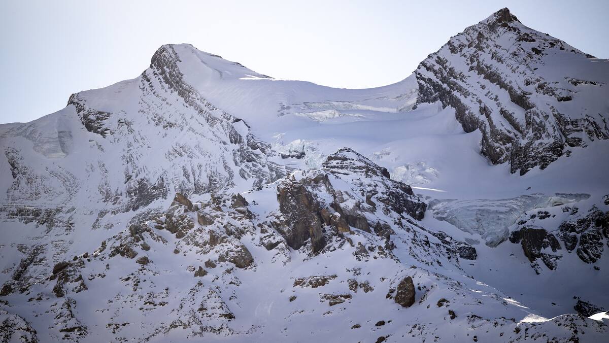 Une chute de plusieurs centaines de mètres : Un alpiniste se tue dans ...