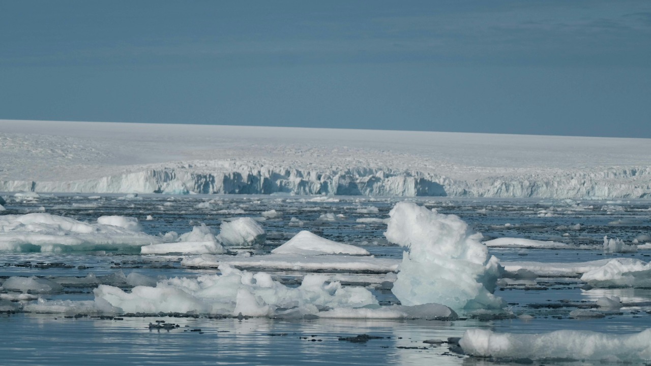 Antarctica’s Hektoria Glacier just collapsed 15 miles in 15 months — a ...
