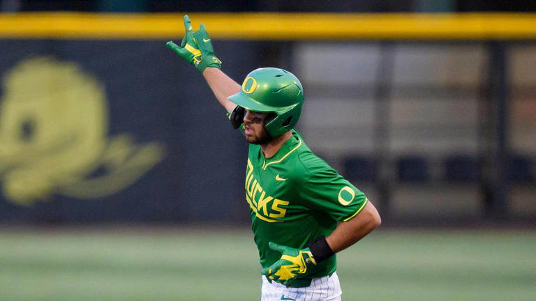 Oregon Ducks overwhelm Yale with dominating win in Eugene regional opener