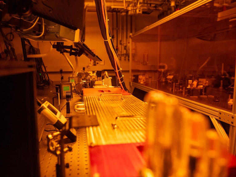 Tabletop 3D printer cuts semiconductor 3D patterning from days to minutes