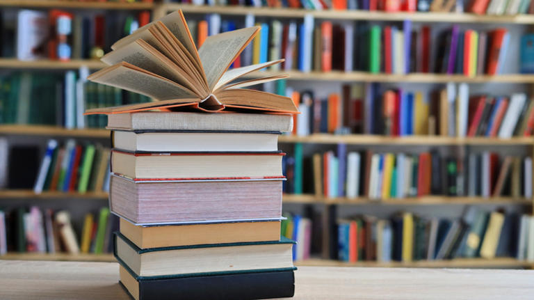 Upcycle old books into pretty daffodil garland with a simple DIY