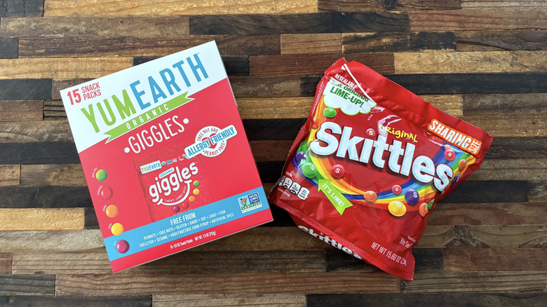 YumEarth Giggles vs Skittles: Which candy is better?